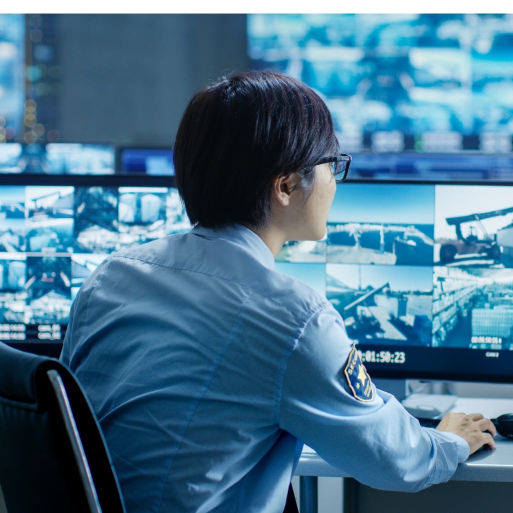 Real Time Intelligence Monitoring through a centralized Intelligence Center